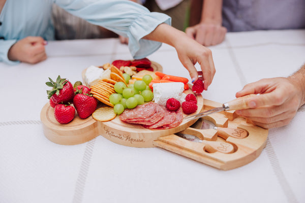 Minnie Mouse - Minnie Mouse Head Shaped Cheese Board with Tools ...